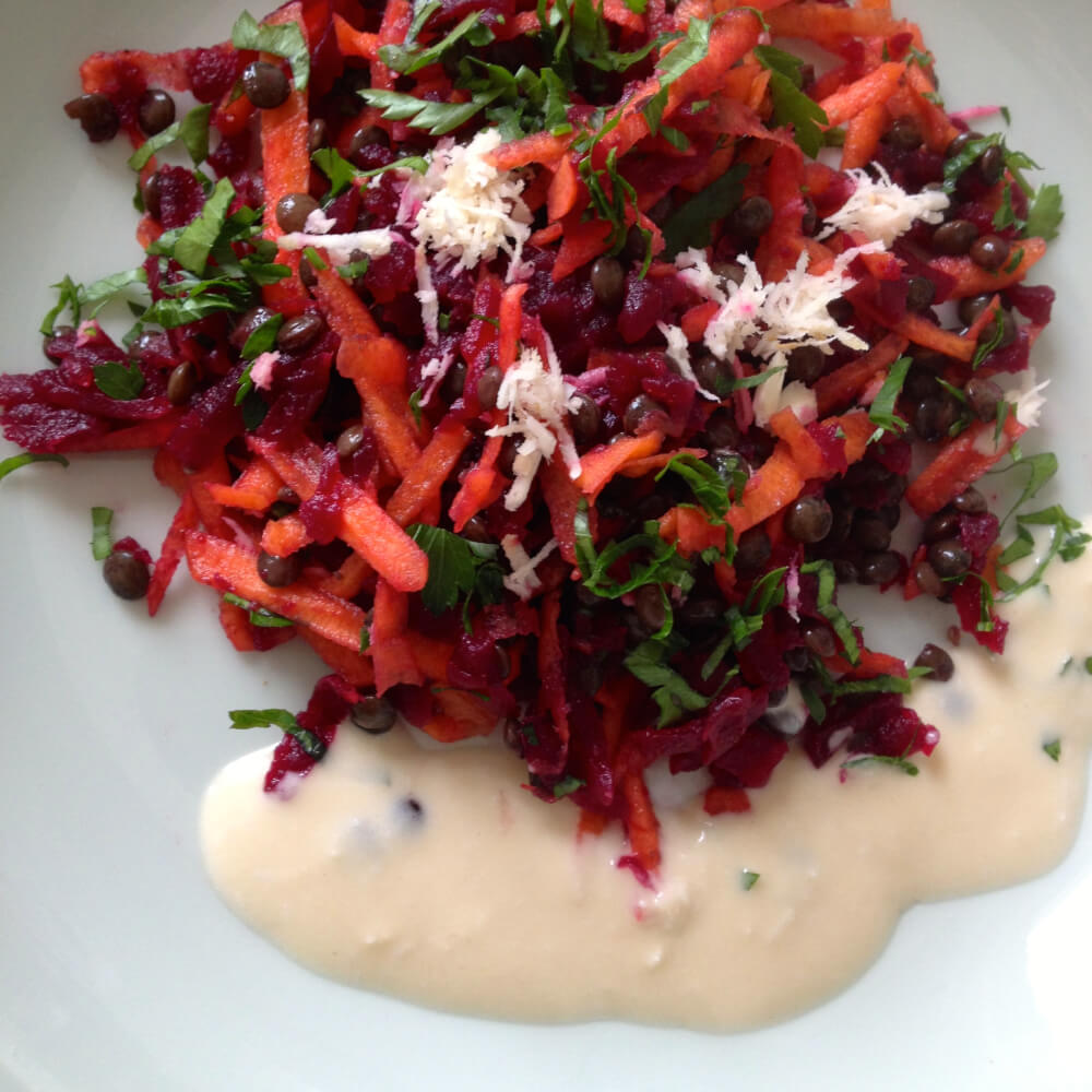 Salade aux lentilles, betterave, carottes râpées et raifort - Journal ...